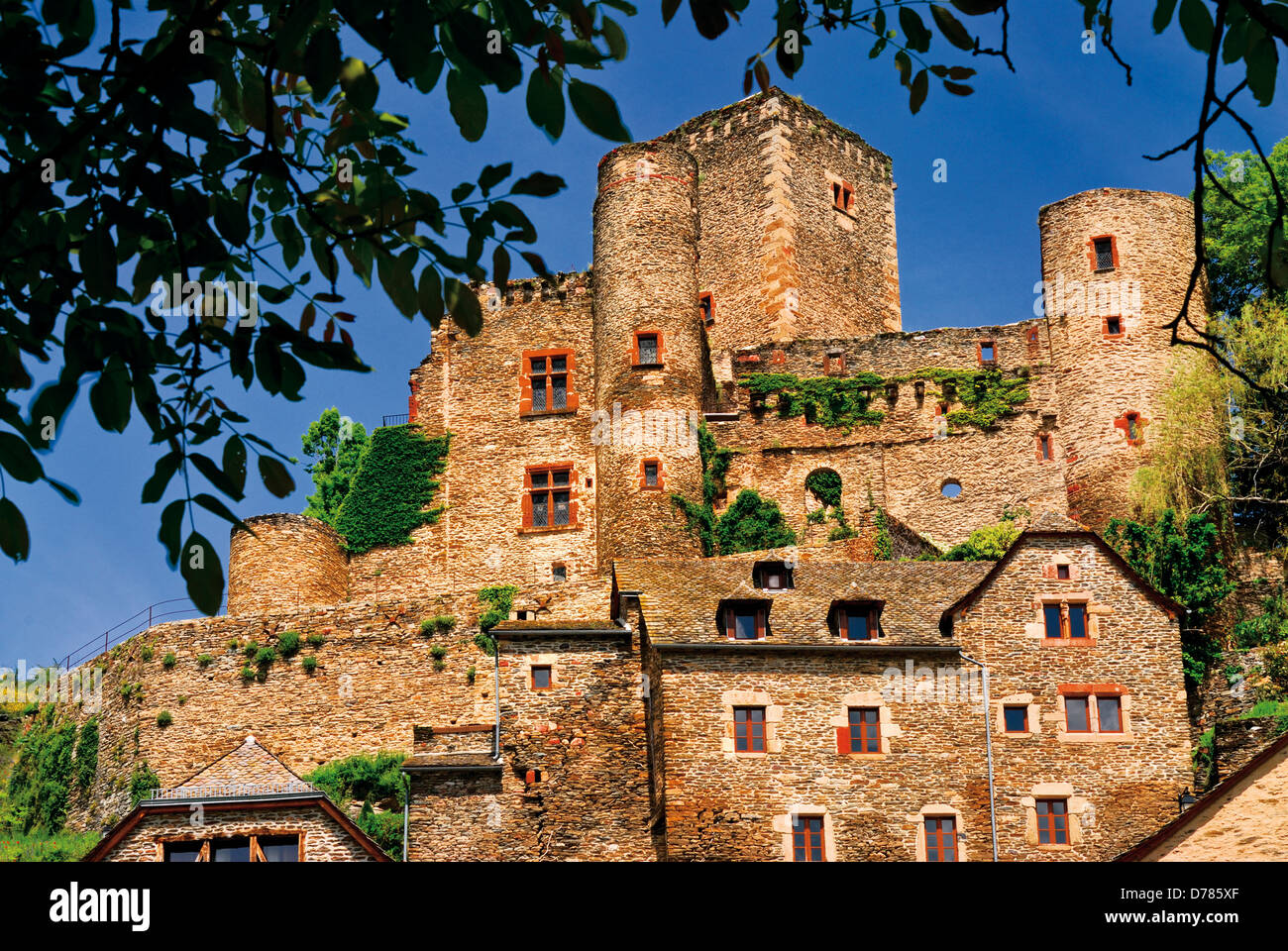 France, Midi-Pyrenees: Medieval castle of Belcastel and actual art ...