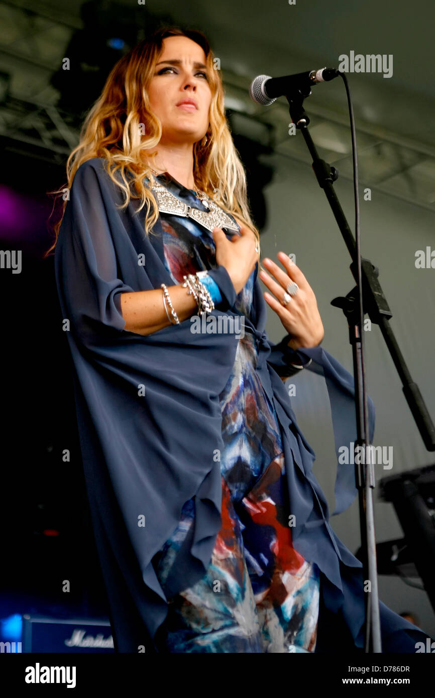 Jess mills lounge on the farm festival hi-res stock photography and ...