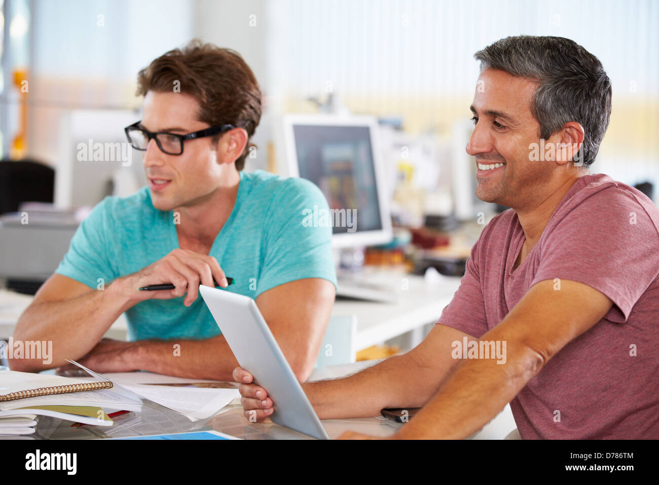 Computer advertising hi-res stock photography and images - Alamy