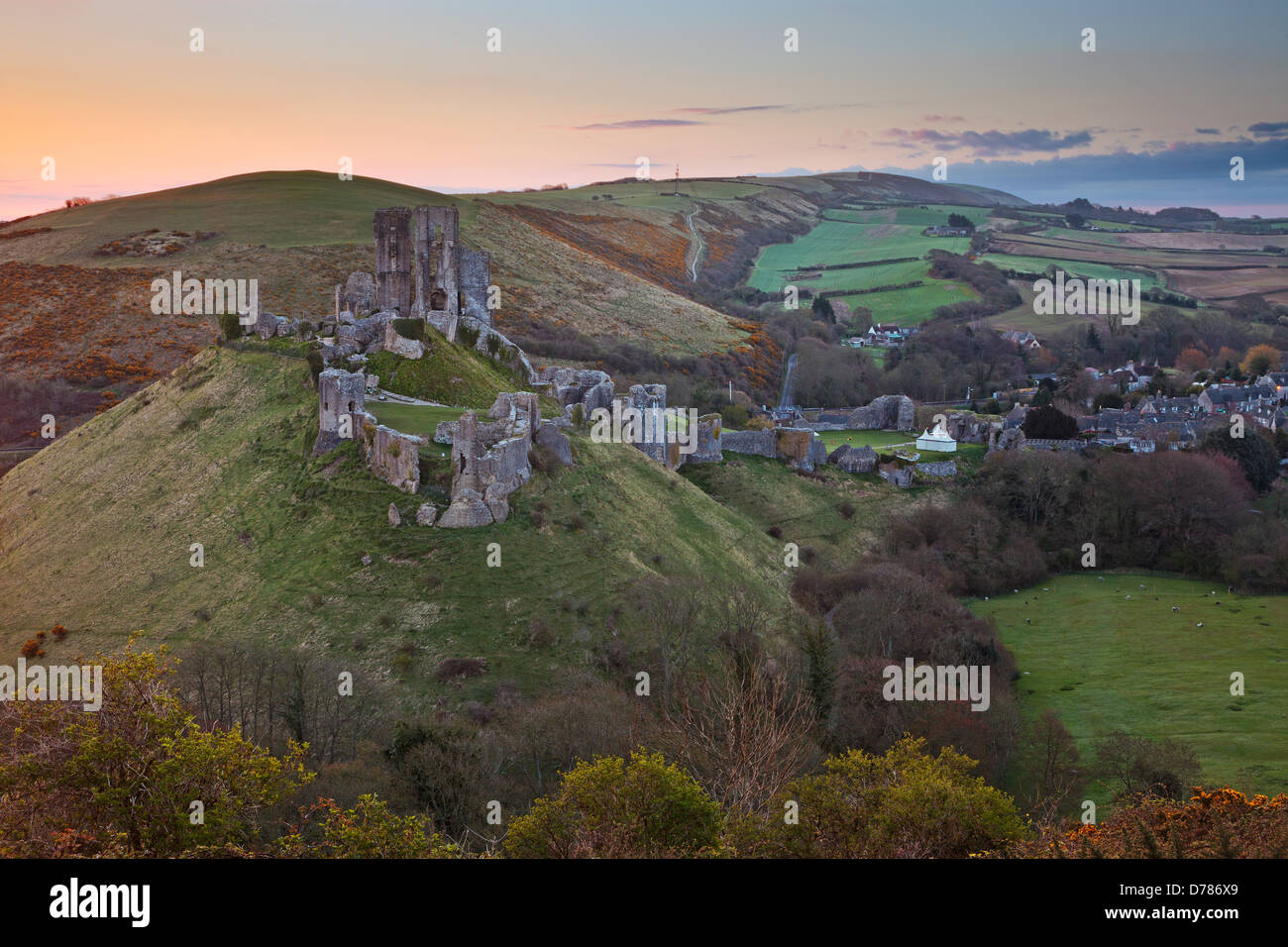 Corfe castle town hi-res stock photography and images - Alamy