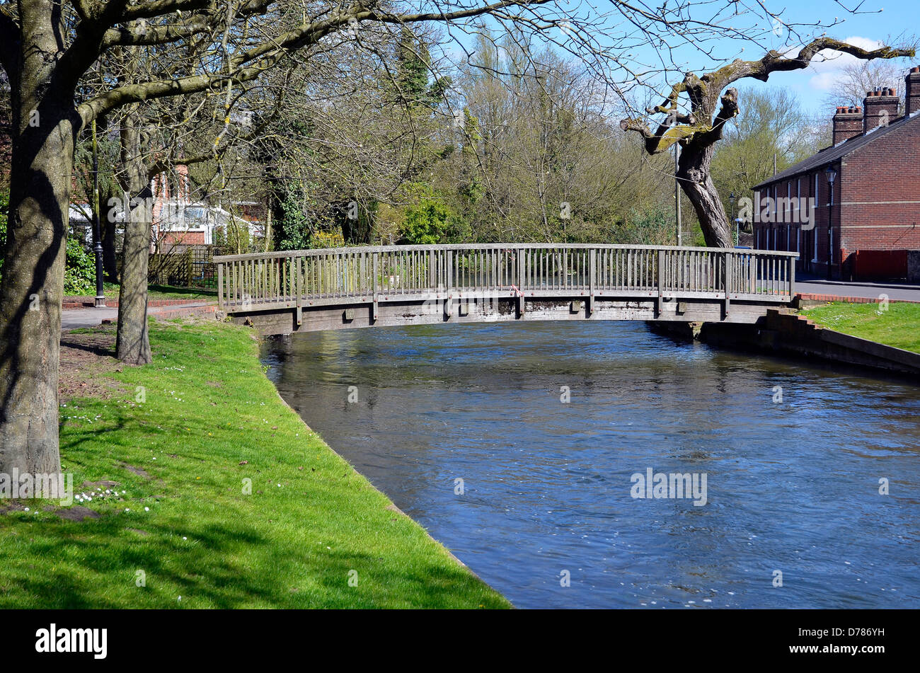 Footbridge over the River Itchen, Water Lane, Winchester, Hampshire ...