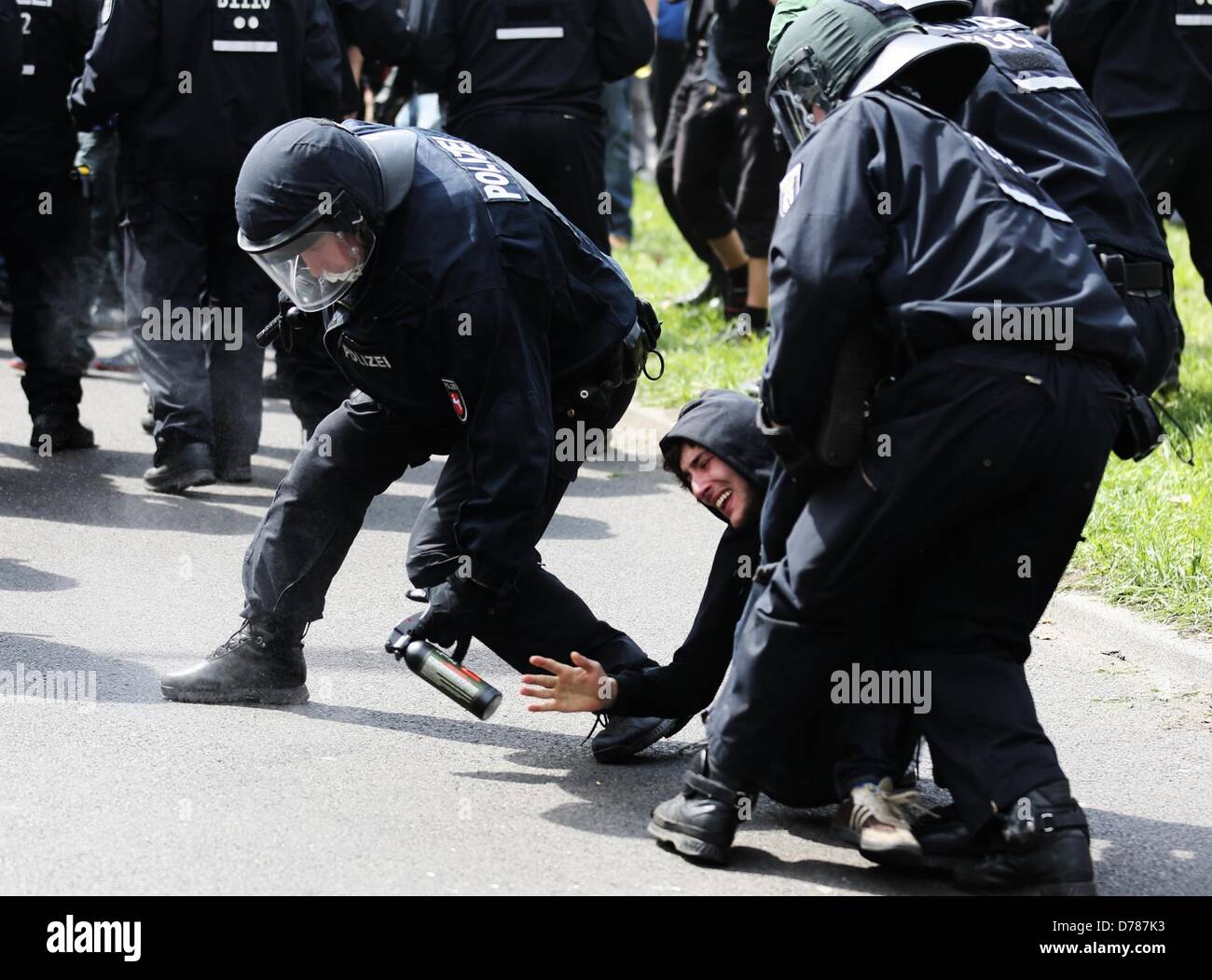 Npd rally in berlin hi-res stock photography and images - Alamy