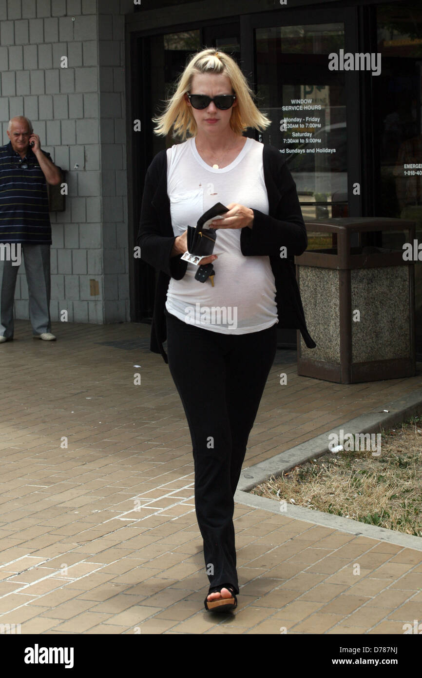 January jones pregnant hi-res stock photography and images - Alamy