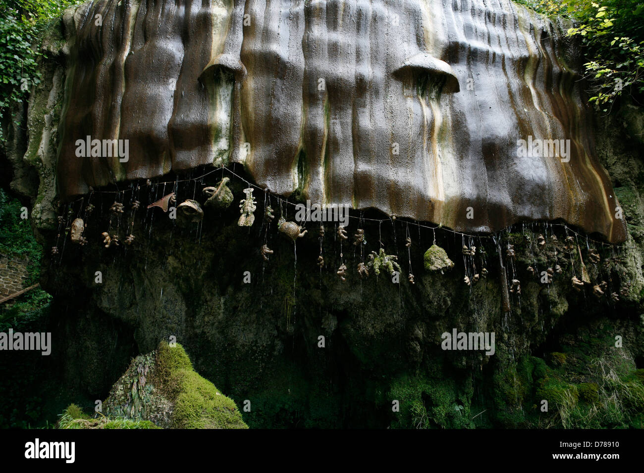 Mother Shipton's Cave Petrifying Well , Knaresborough , UK Stock Photo ...