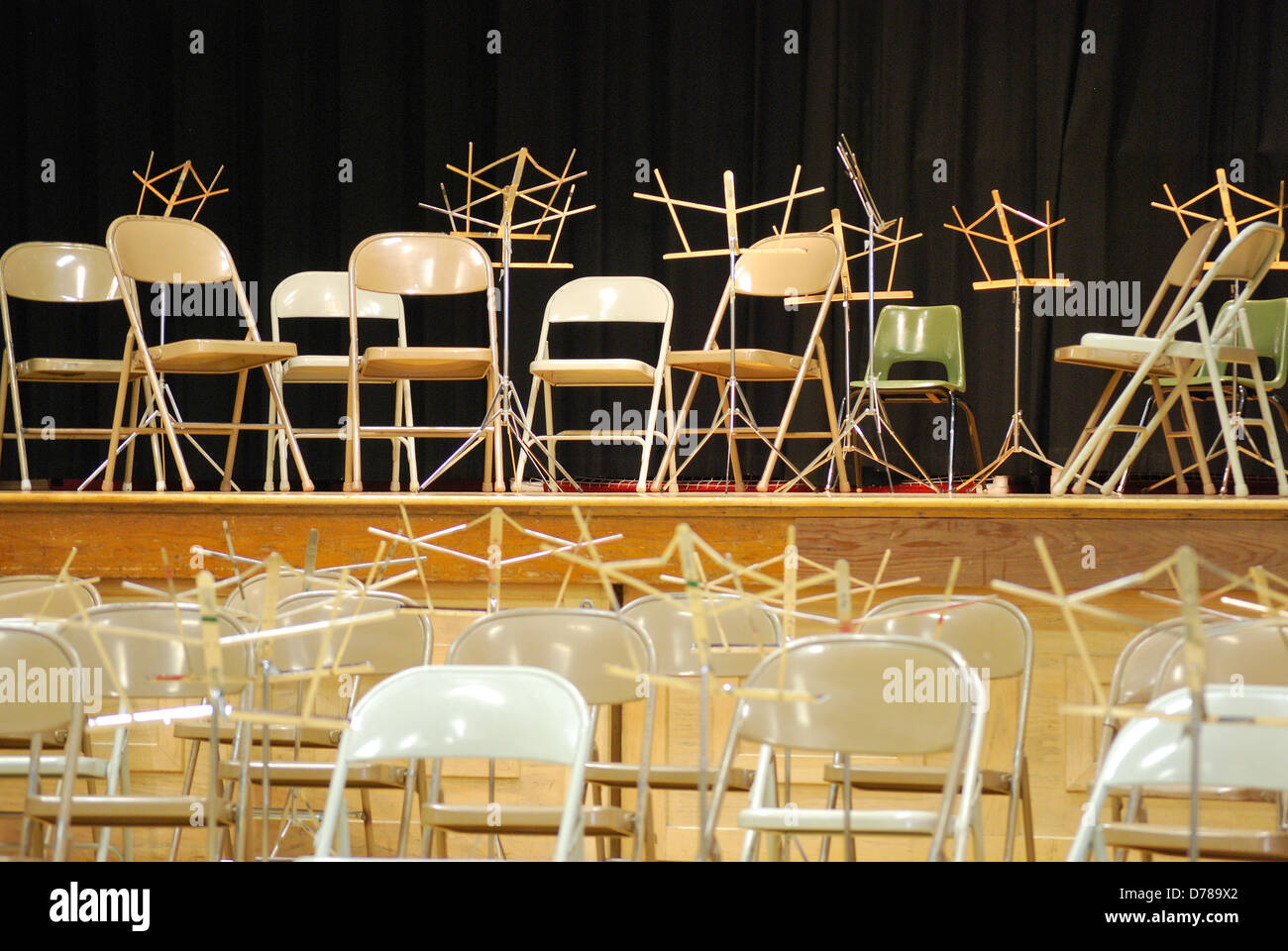 Empty stage chairs music stands hi-res stock photography and images - Alamy