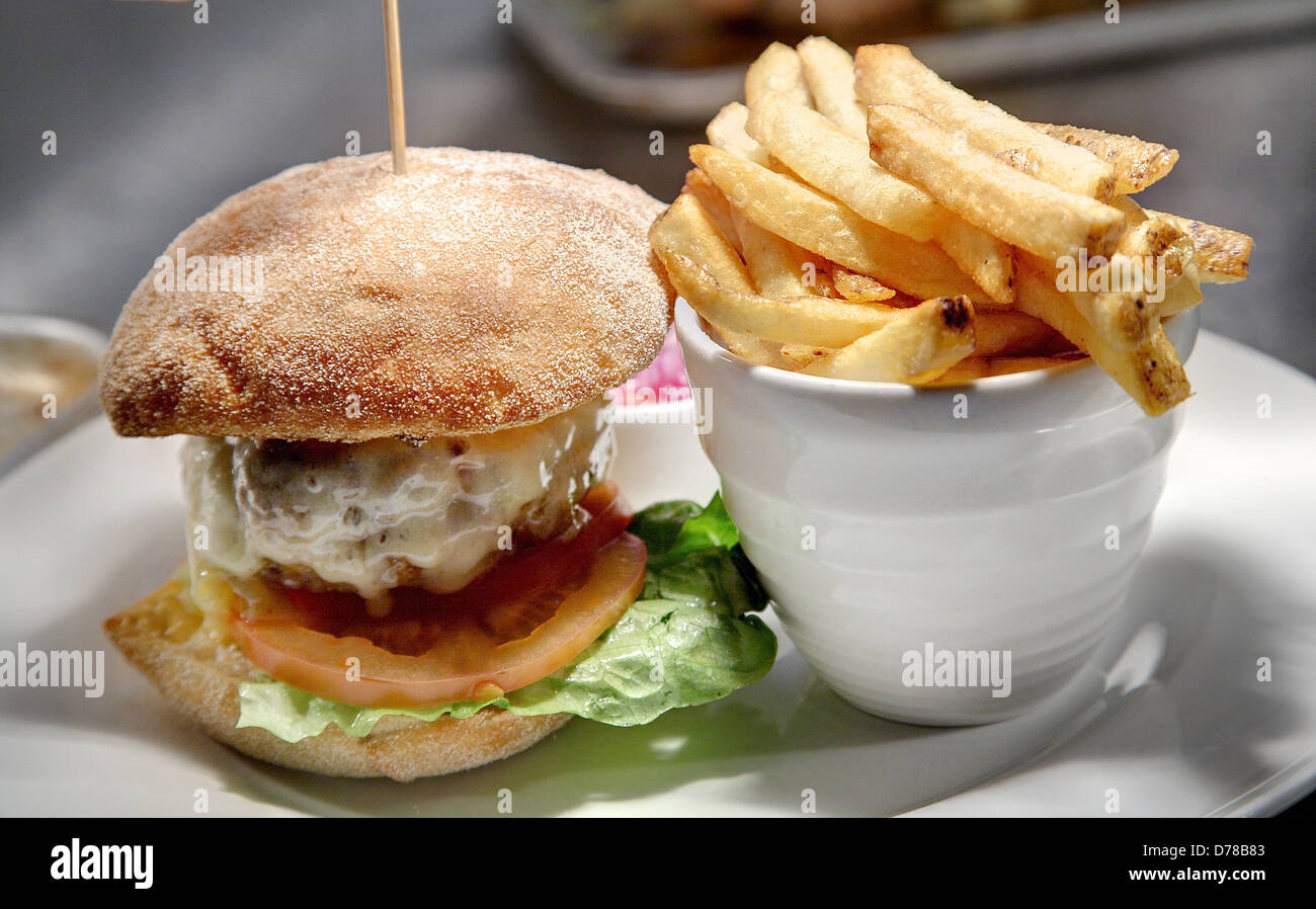 Cheeseburger chips hi-res stock photography and images - Alamy