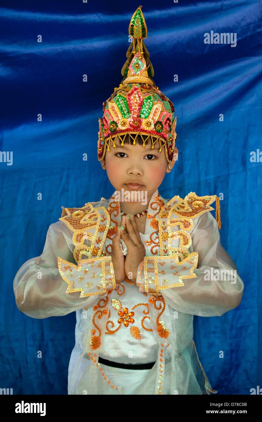 Bagan novice nun myanmar hi-res stock photography and images - Alamy