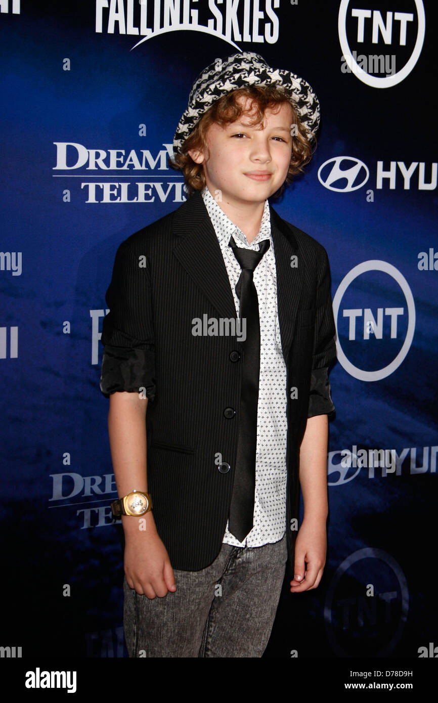 Maxim Knight The Premiere of TNT And Dreamworks' 'Falling Skies ...