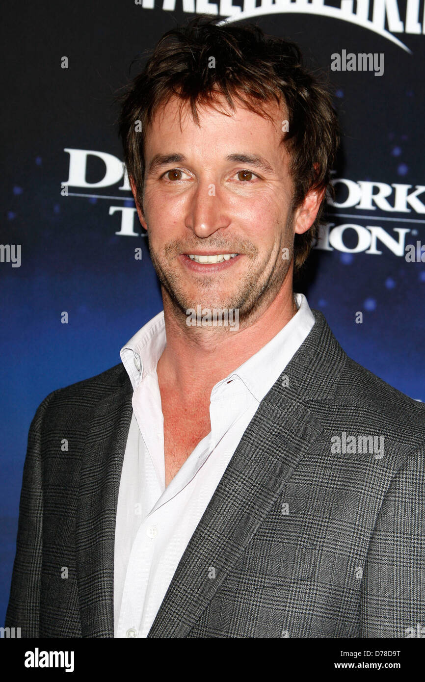 Noah Wyle Falling Skies