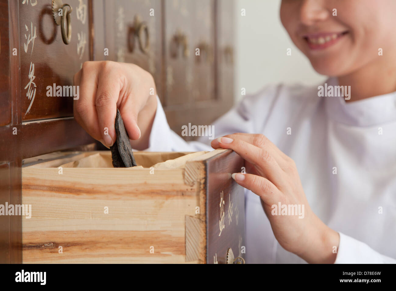 The doctor of traditional chinese medicine culture hi-res stock ...