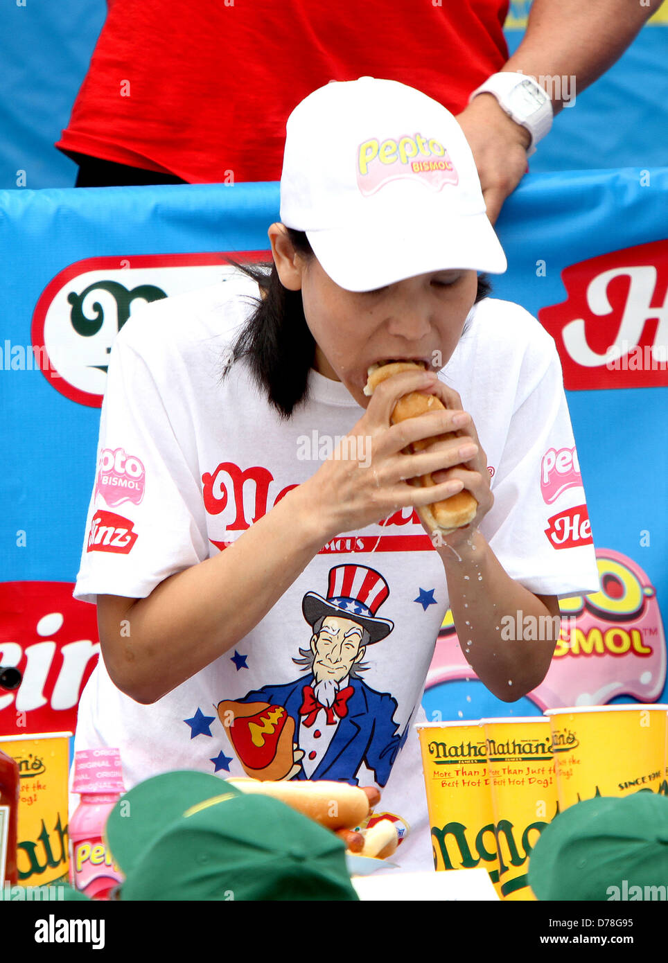 Sonya Thomas, women's contest winner Nathan's famous 'Fourth of July ...
