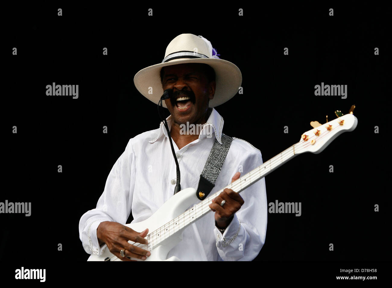 Larry Graham and Graham Central Station performing at the Hop Farm ...
