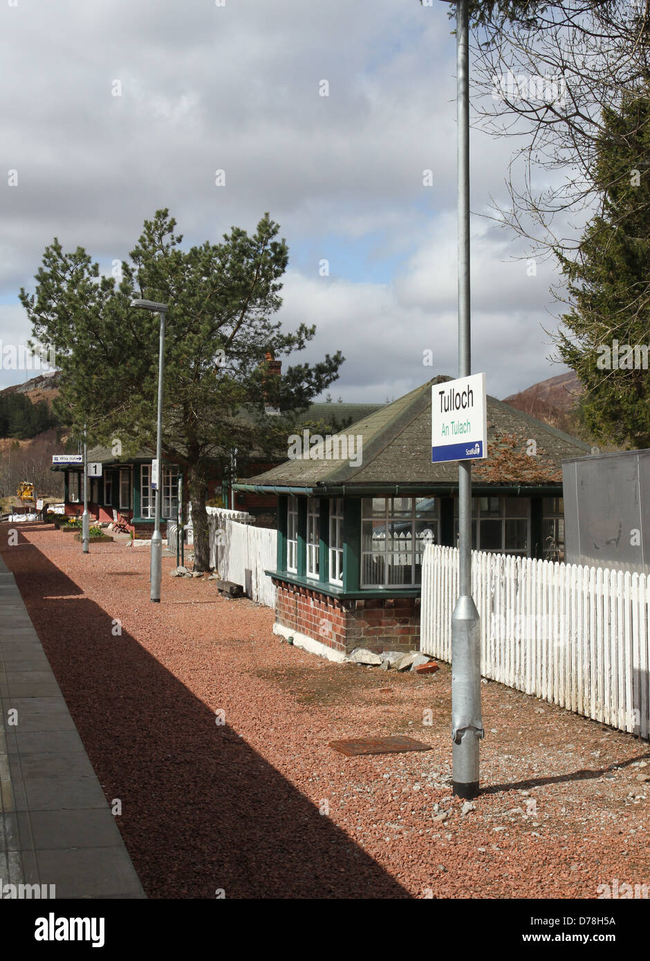 Tulloch Railway station Scotland April 2013 Stock Photo - Alamy