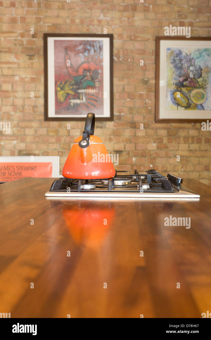 Kettle stove kitchen hi-res stock photography and images - Alamy