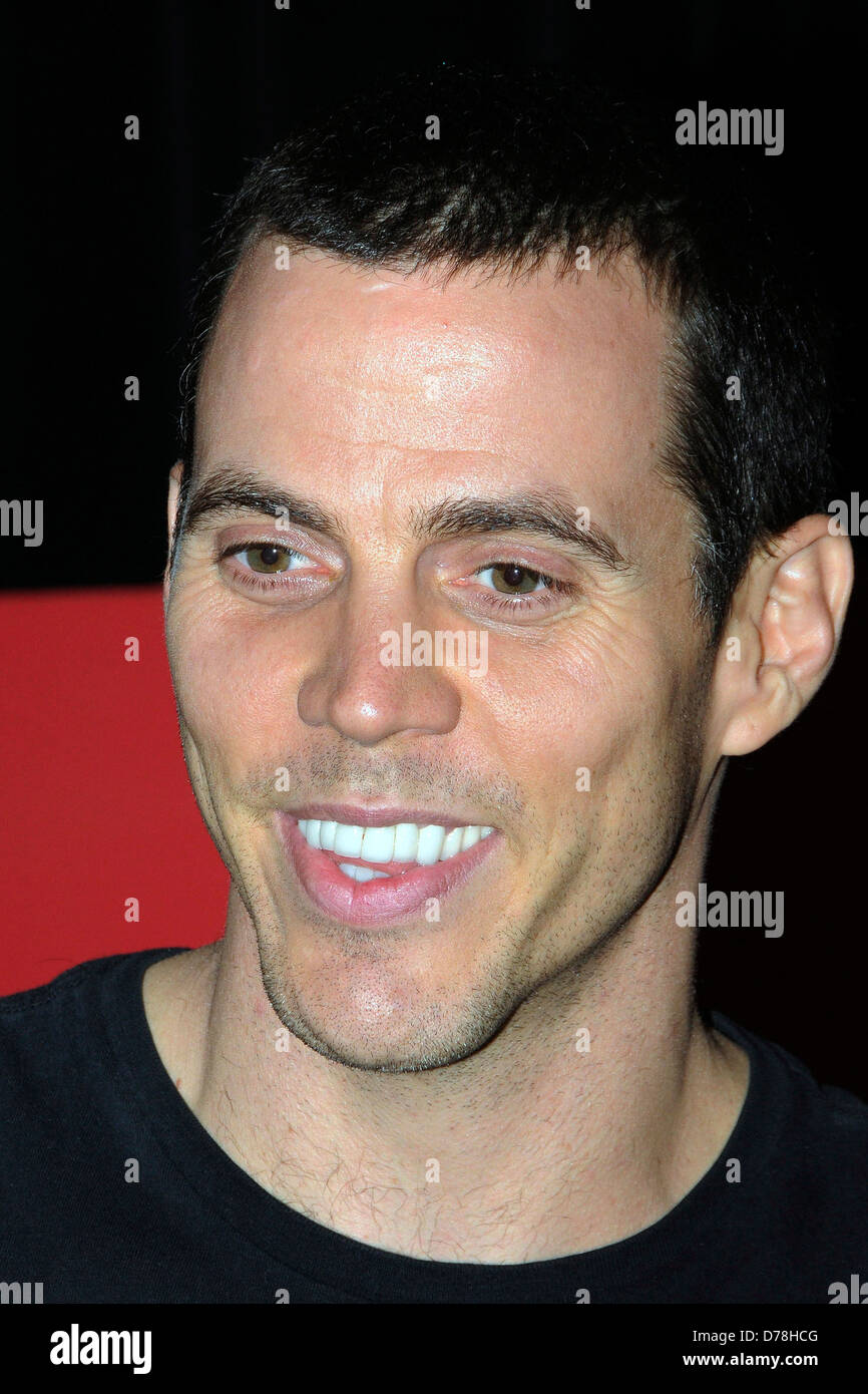 Stephen 'Steve-O' Glover signs his hilarious, harrowing and inspiring ...