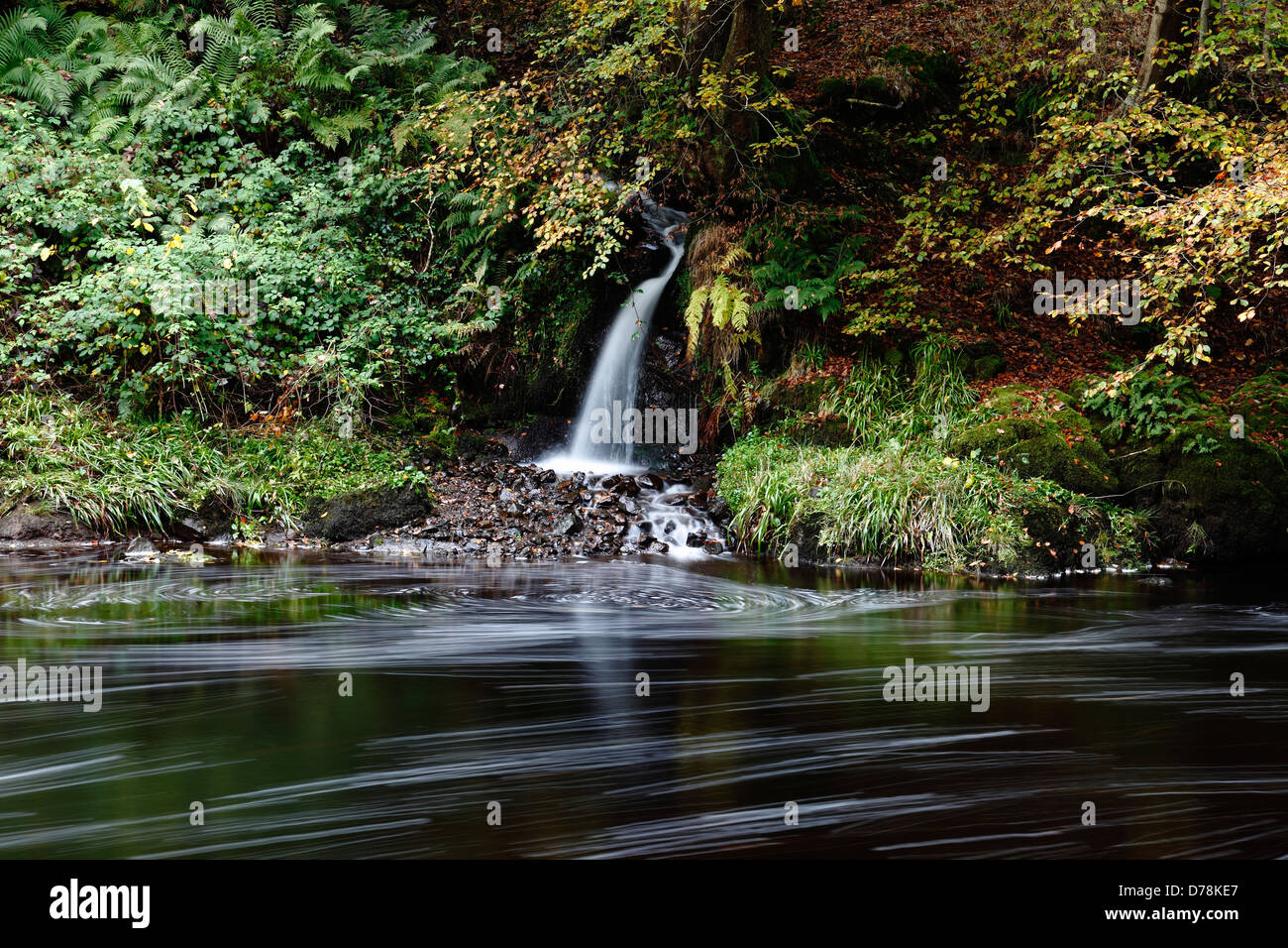 Rural flowing river hi-res stock photography and images - Alamy
