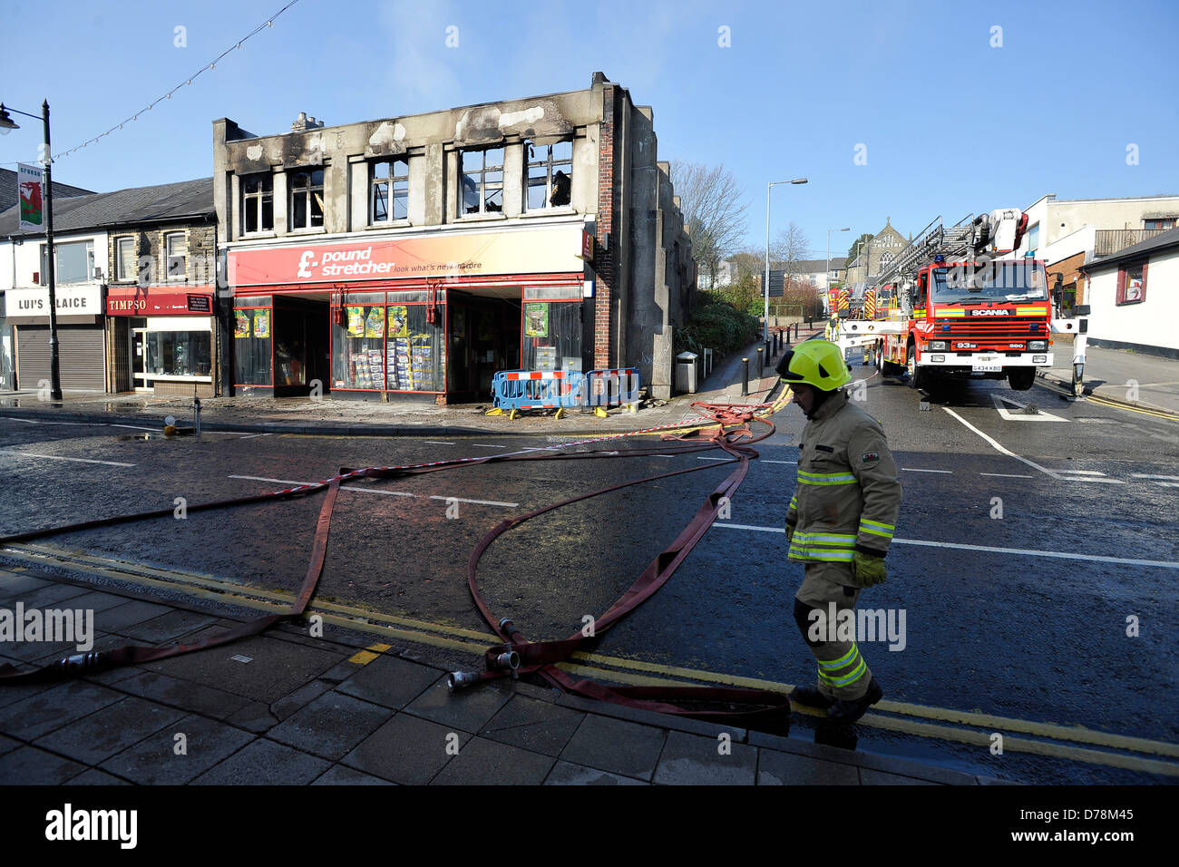 Fire service stretcher uk hi-res stock photography and images - Alamy