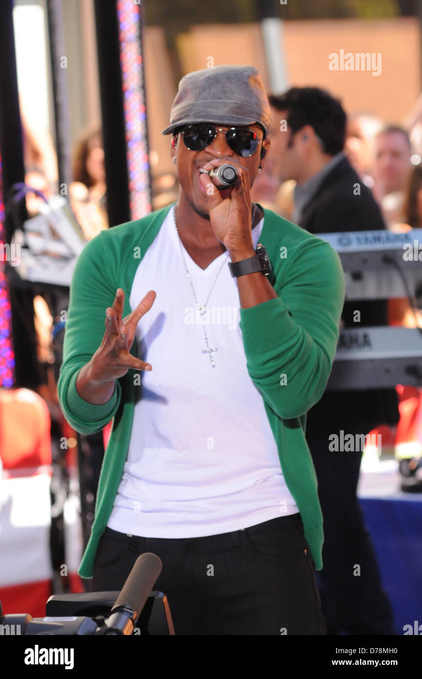 Ne-Yo performing at the Toyota Concert Series at the 'Today' show in ...