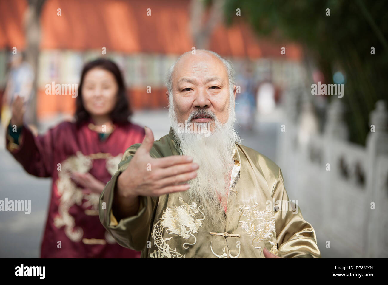 Chinese people practicing tai ji hi-res stock photography and images ...
