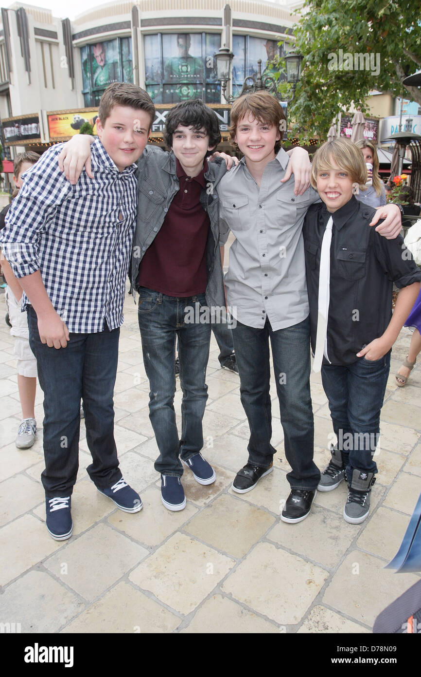 Zach mills hi-res stock photography and images - Alamy