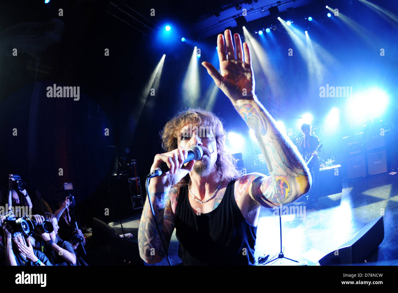 Justin Hawkins The Darkness performs live at O2 Shepherd's Bush Empire ...