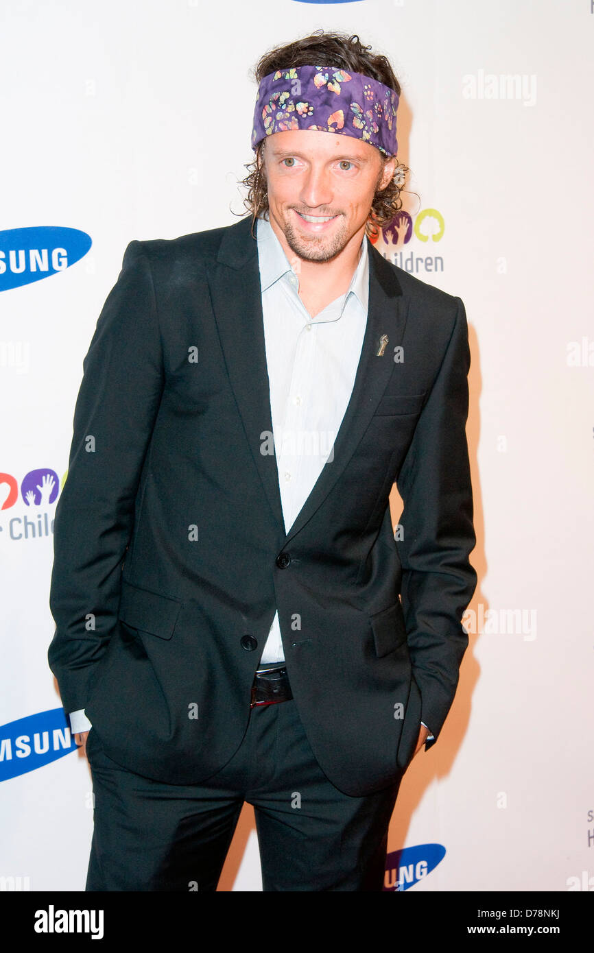 Jason Mraz 2011 Samsung Hope For Children Benefit Gala - arrivals New ...