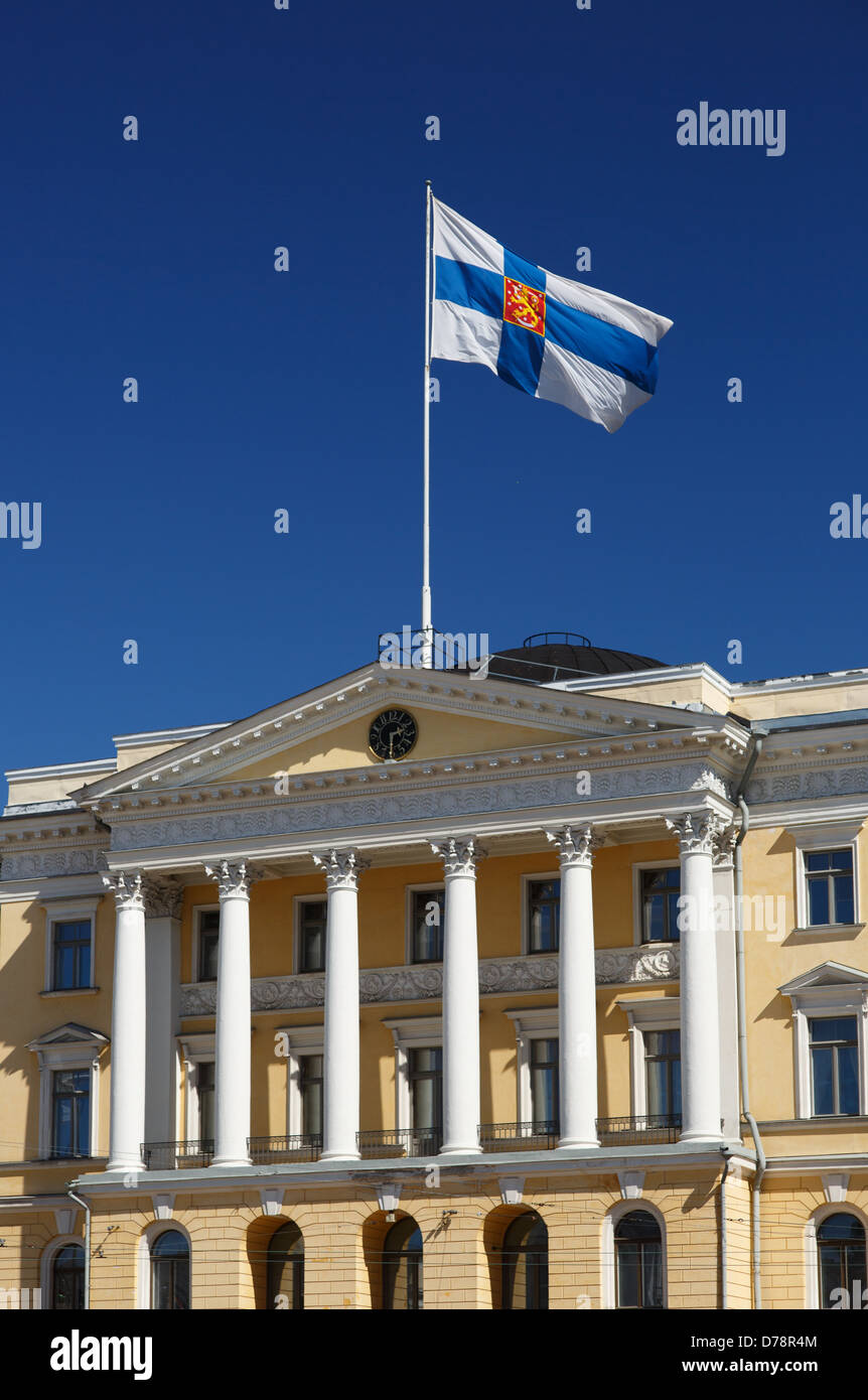 Government palace square helsinki finland hi-res stock photography and ...