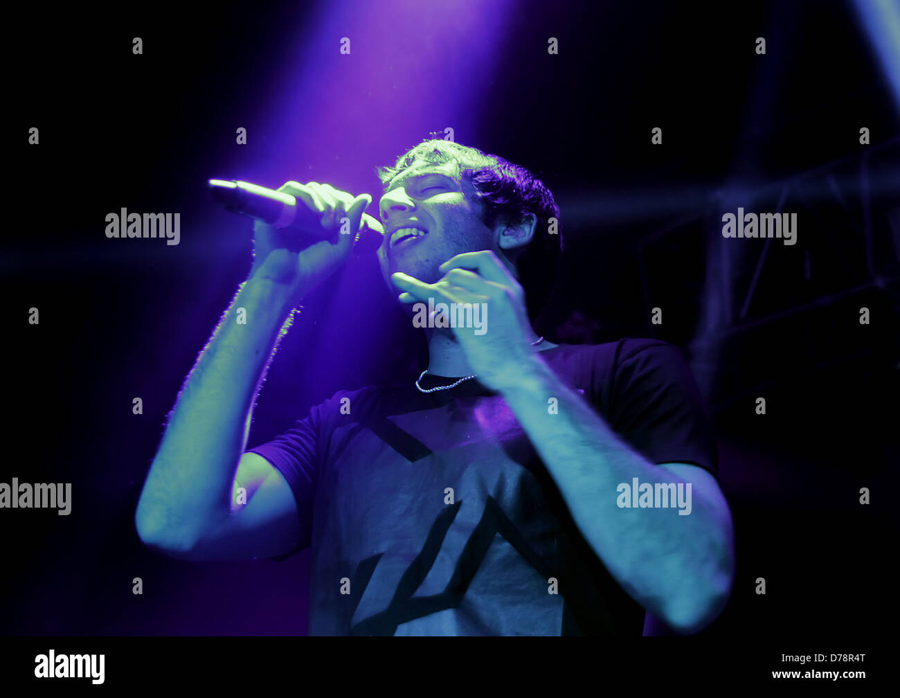 Example (real name Elliot Gleave) performing at Liverpool University ...