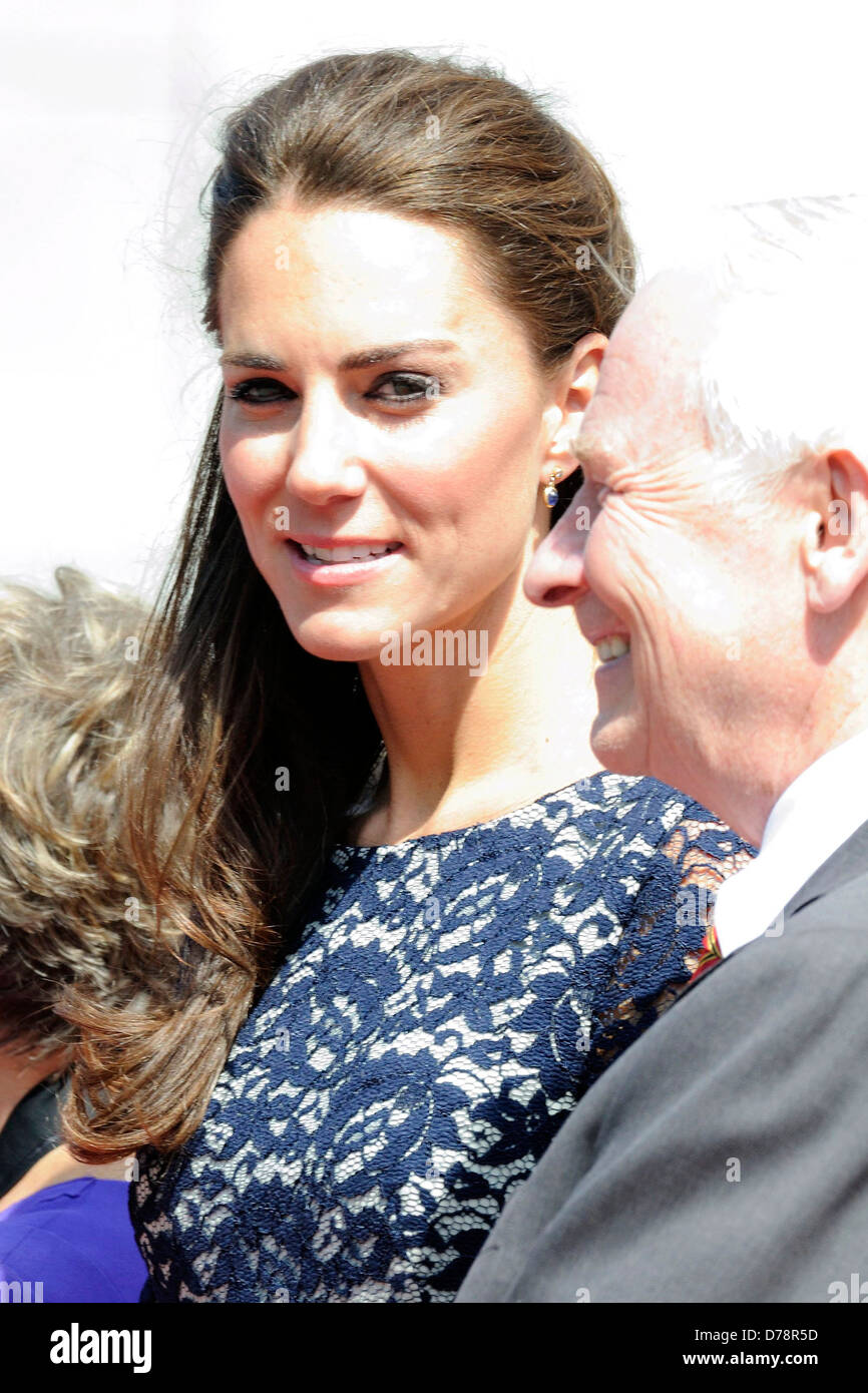 Catherine, Duchess of Cambridge aka Kate Middleton Official Welcome ...