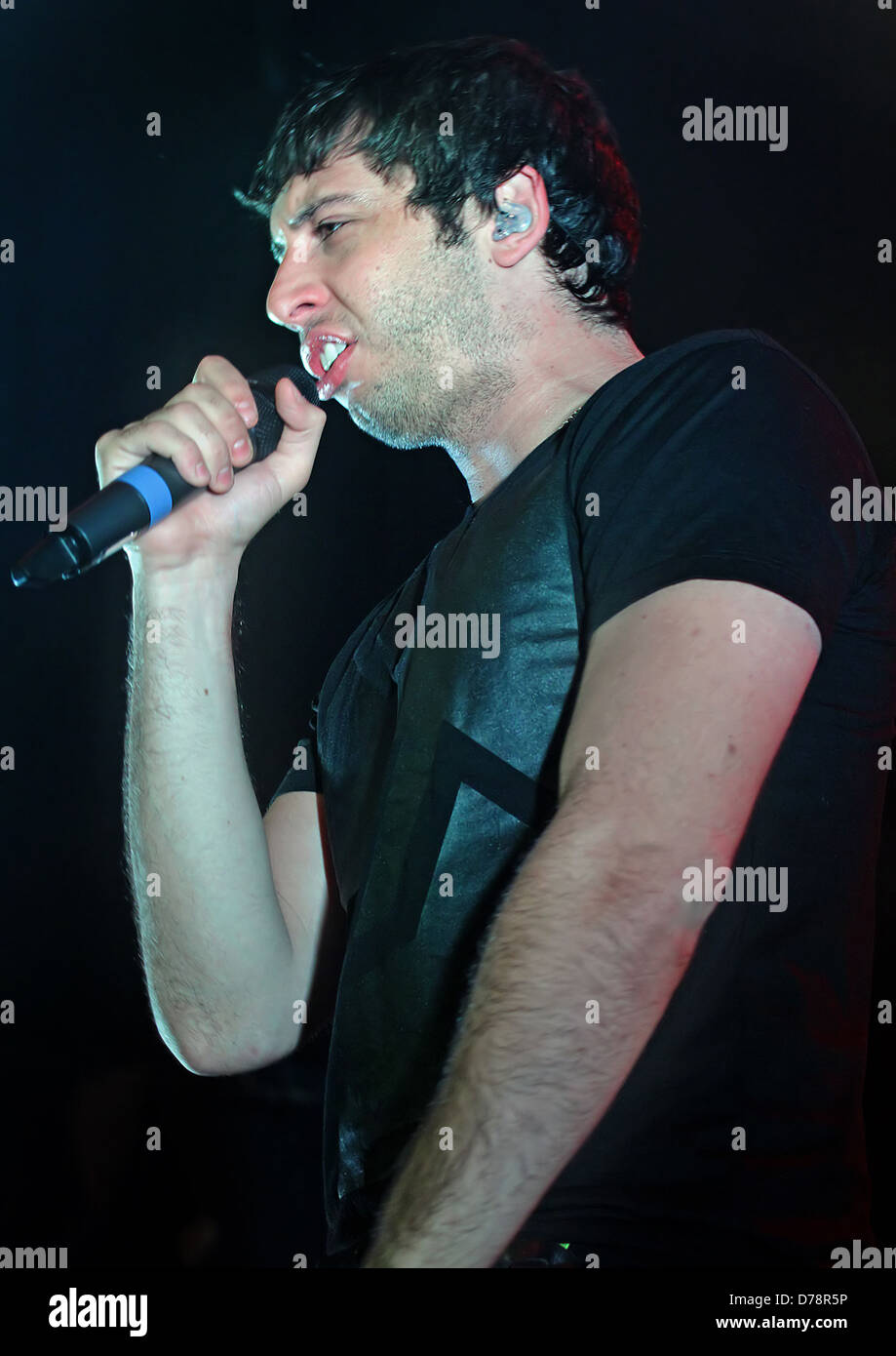 Example (real name Elliot Gleave) performing at Liverpool University ...