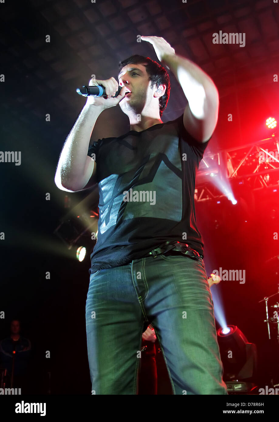 Example (real name Elliot Gleave) performing at Liverpool University ...