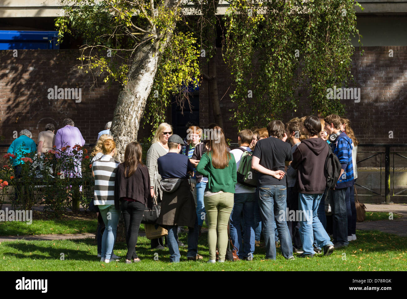 Group of School students visiting Salisbury England Stock Photo - Alamy