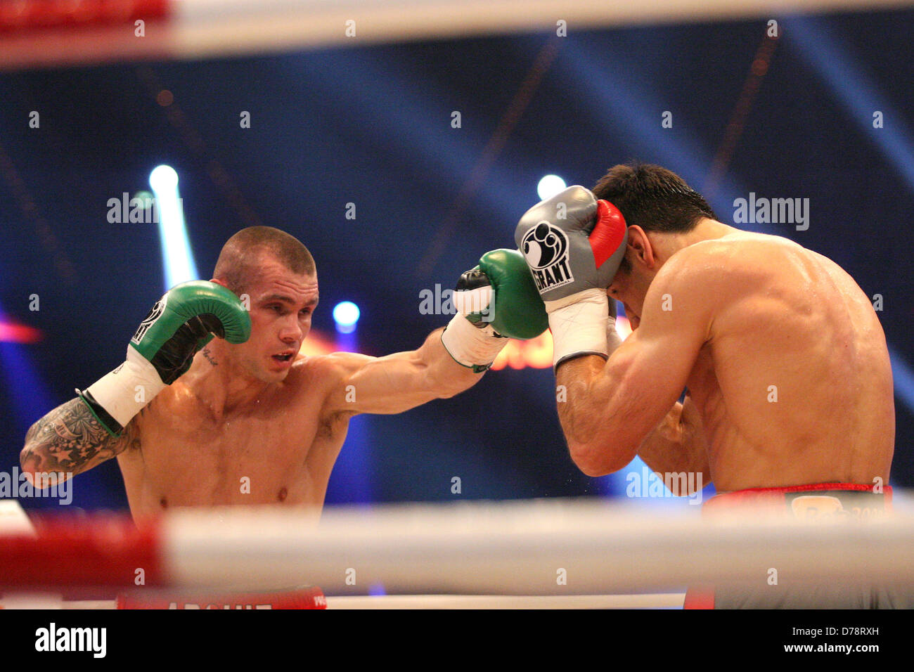 Felix Sturm and Martin Murray Felix Sturm vs. Martin Murray at the SAP ...