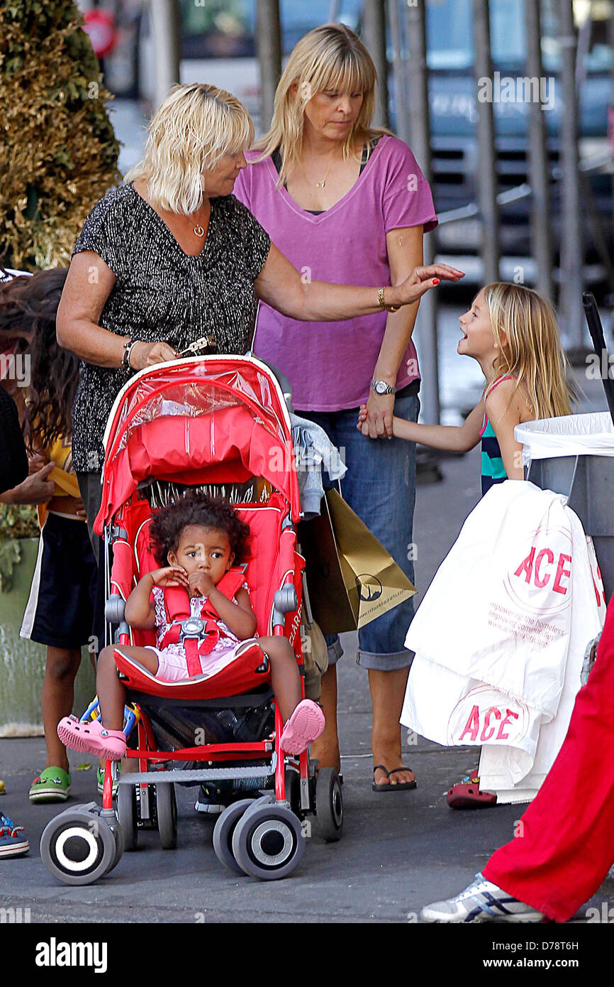 Erna Klum, Leni Samuel and Lou Samuel Heidi Klum walking with her ...