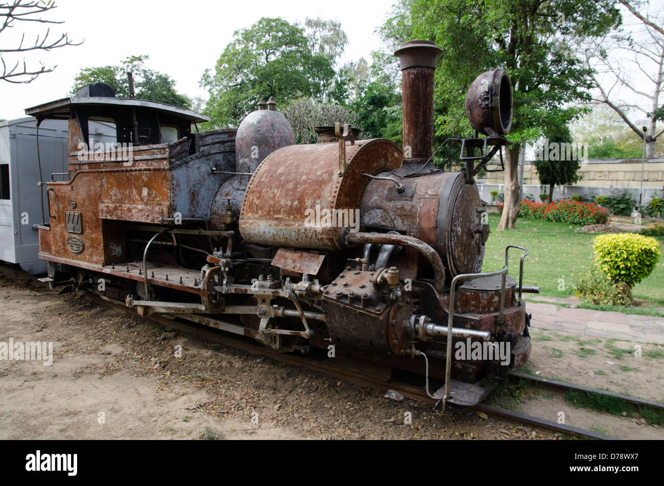 Darjeeling himalayan railway b class steam hi-res stock photography and ...