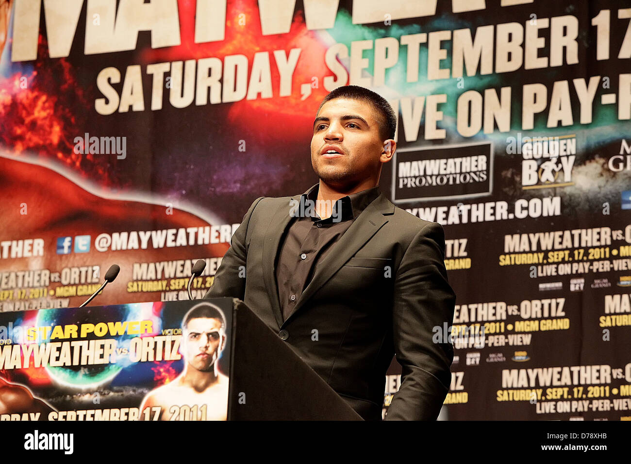 Vicious' Victor Ortiz WBC welterweight Champion Floyd Mayweather vs ...