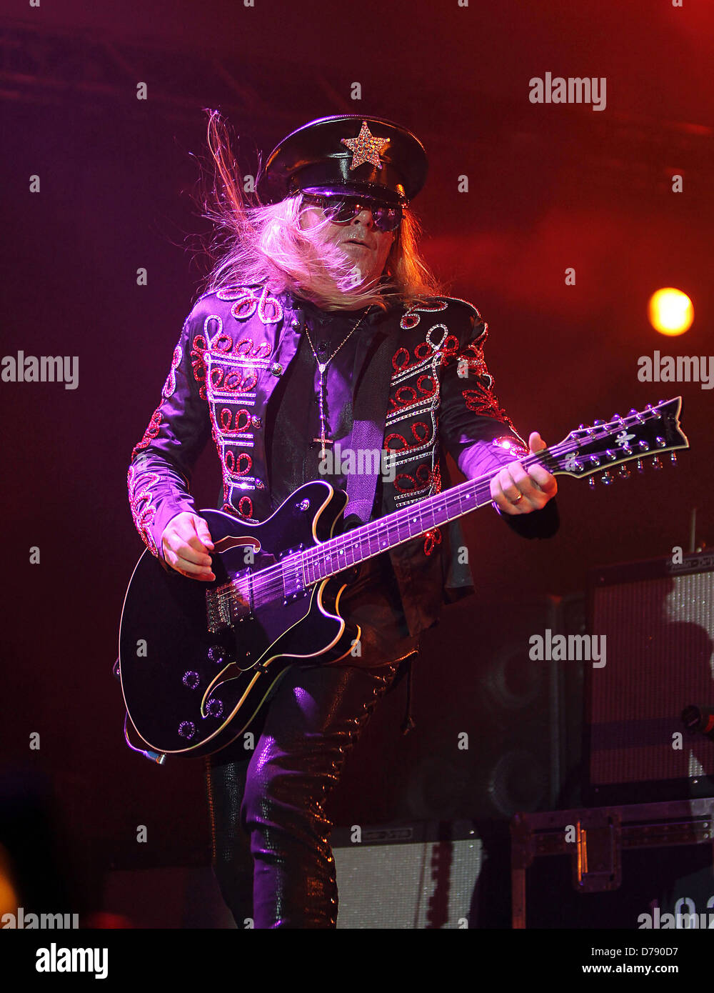 Robin zander hi-res stock photography and images - Alamy