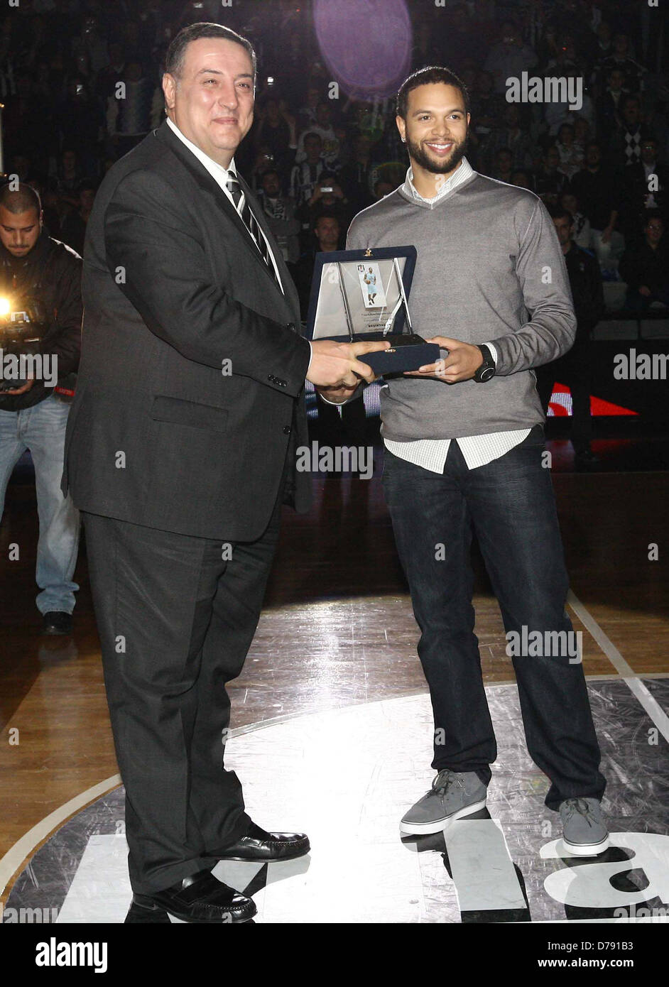 NBA basketball player, Deron Williams leaves his team, Besiktas ...
