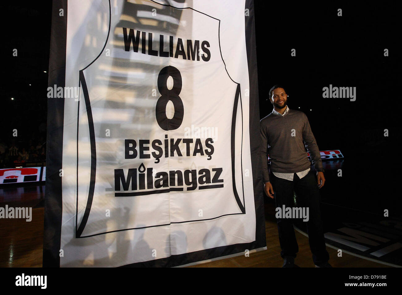 NBA basketball player, Deron Williams leaves his team, Besiktas ...