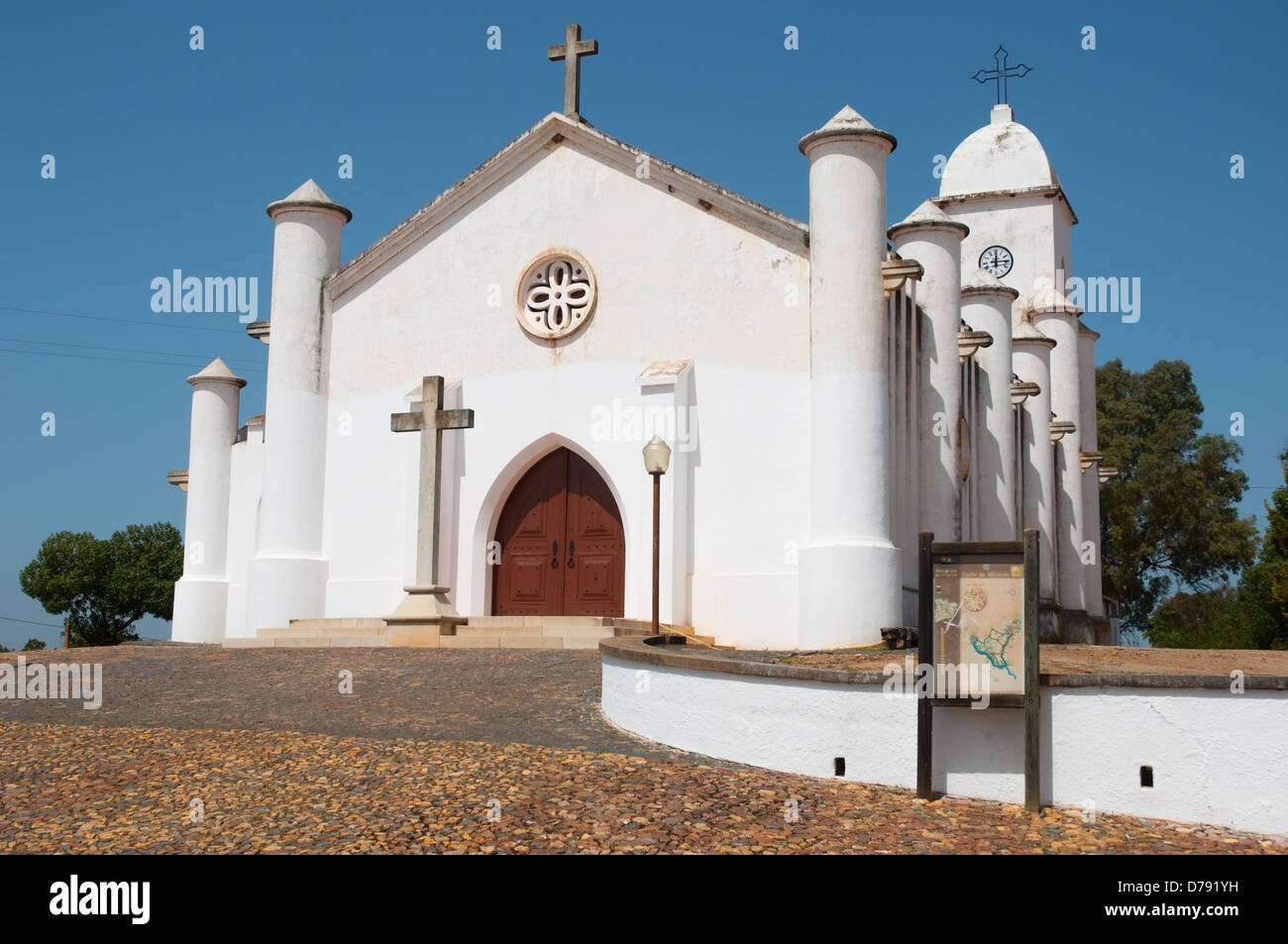 Facade white church big hi-res stock photography and images - Alamy