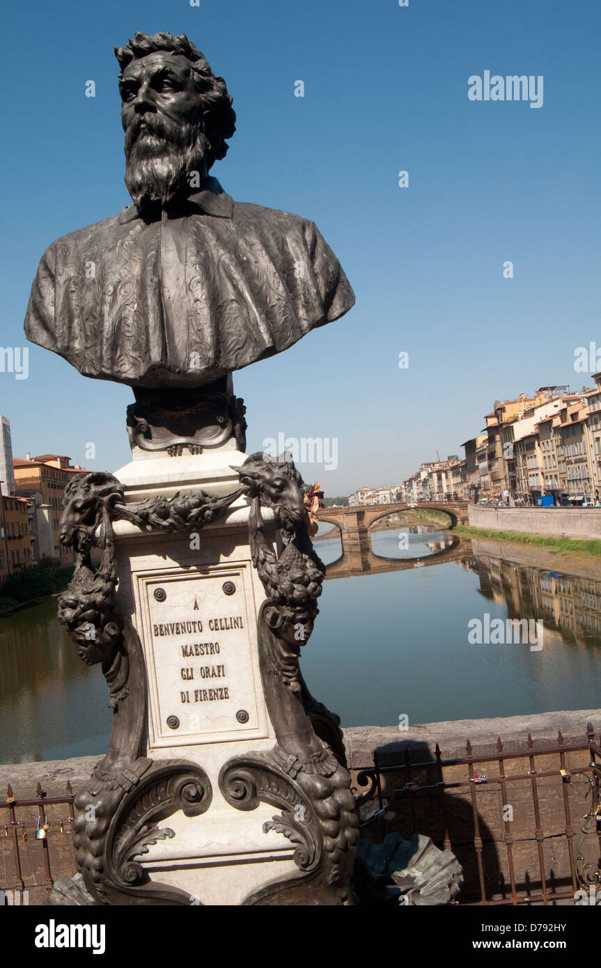 Ponte vecchio bronze bust hi-res stock photography and images - Alamy