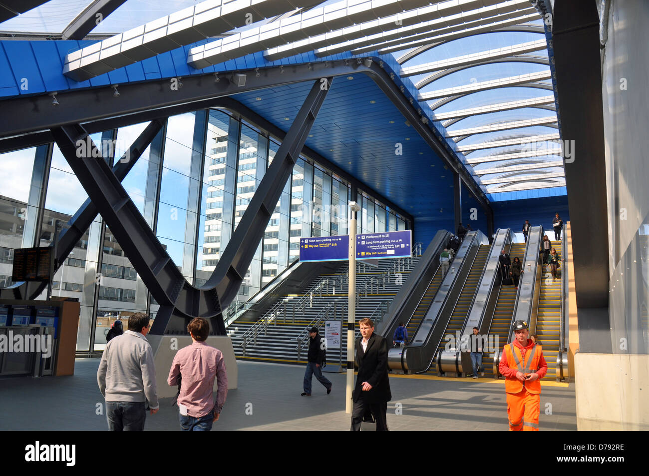 The newly refurbished Reading rail station Stock Photo - Alamy