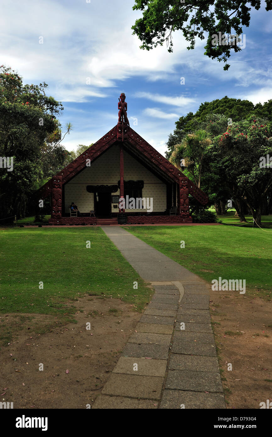 Maori meeting house hi-res stock photography and images - Alamy