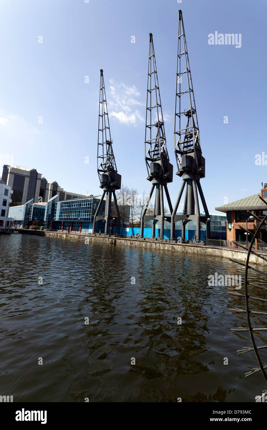 Millwall dock cranes hi-res stock photography and images - Alamy