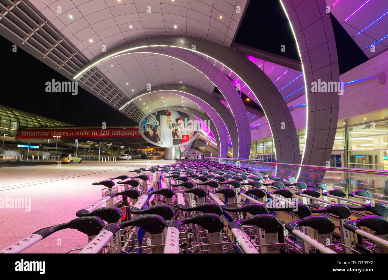 Dubai international airport terminal 3 hi-res stock photography and ...