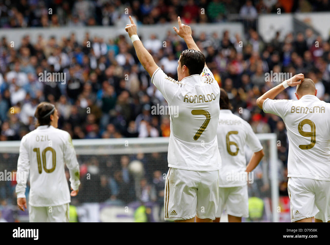Cristiano Ronaldo acknowledges the reception of the crowd Real Madrid ...