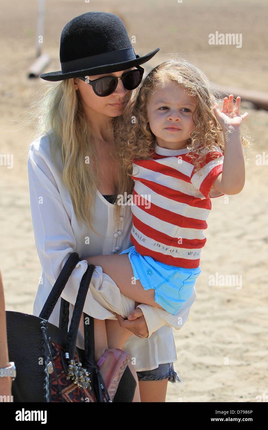 Nicole Richie and her daughter Harlow are seen leaving the Chilli Cook ...