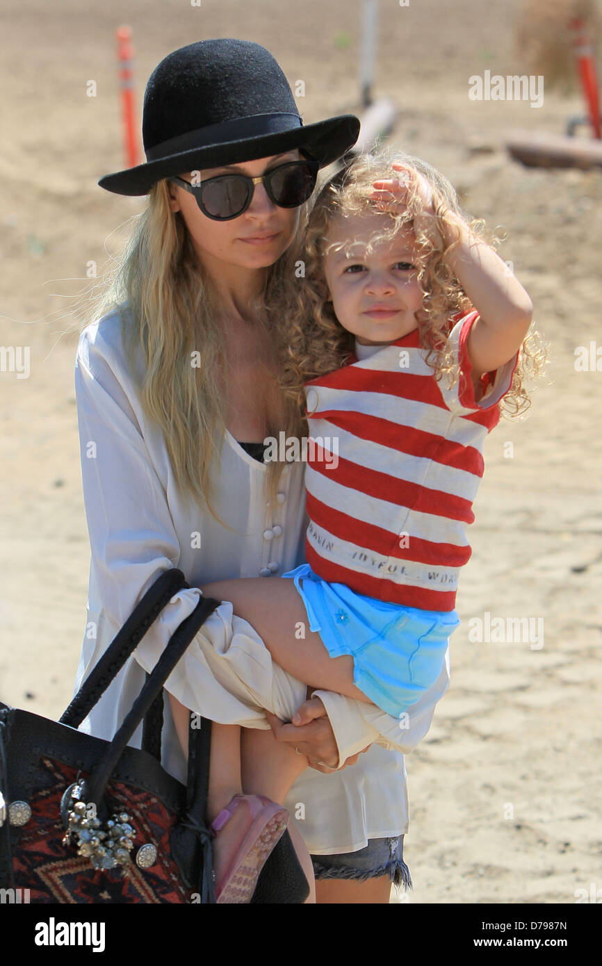 Nicole Richie and her daughter Harlow are seen leaving the Chilli Cook ...