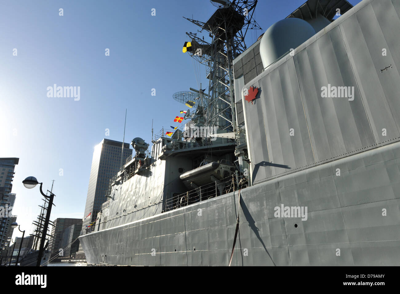 Hmcs iroquois hi-res stock photography and images - Alamy