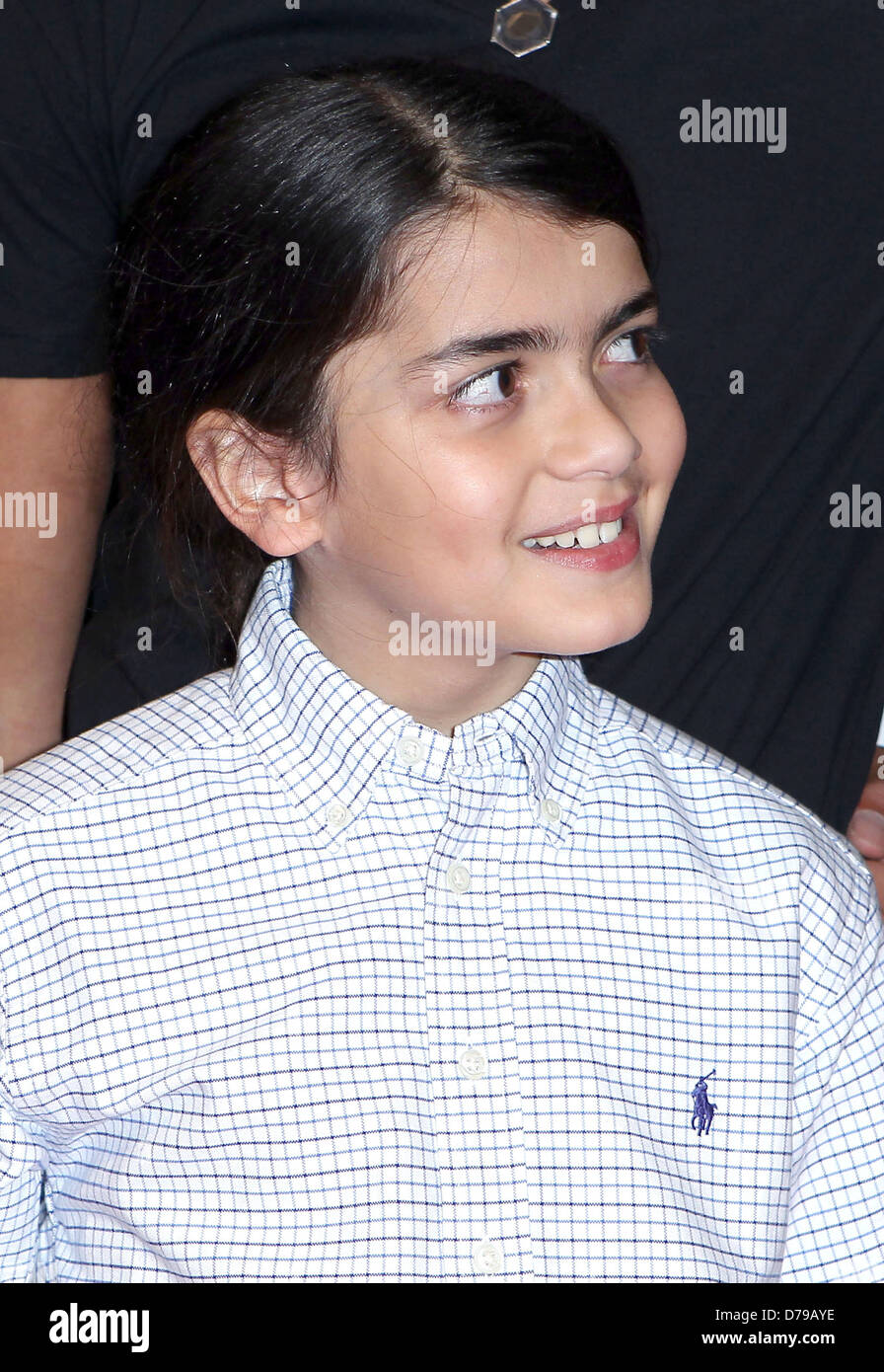 Blanket Jackson The opening of Michael Jackson's 'The Immortal World ...